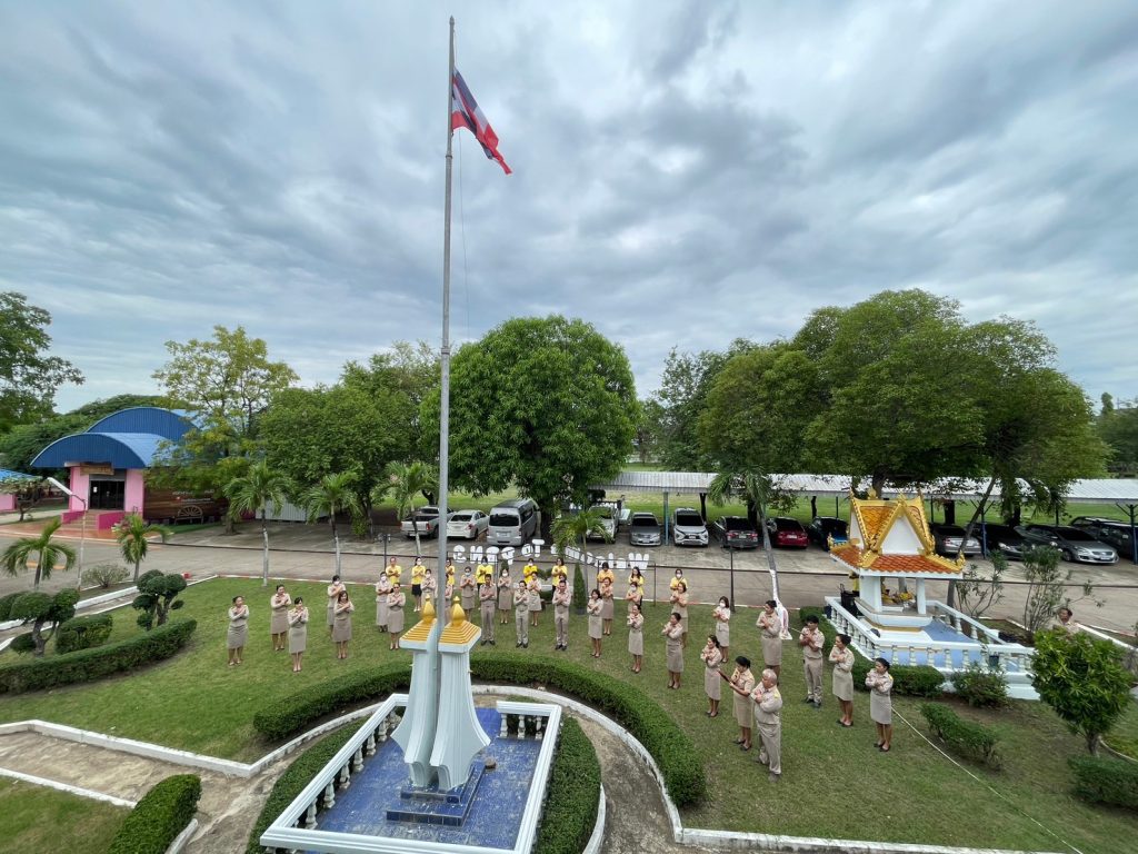 กิจกรรมเข้าแถวเคารพธงชาติ และสวดมนต์ไหว้พระ ประจำวันที่ 12 มิถุนายน ...